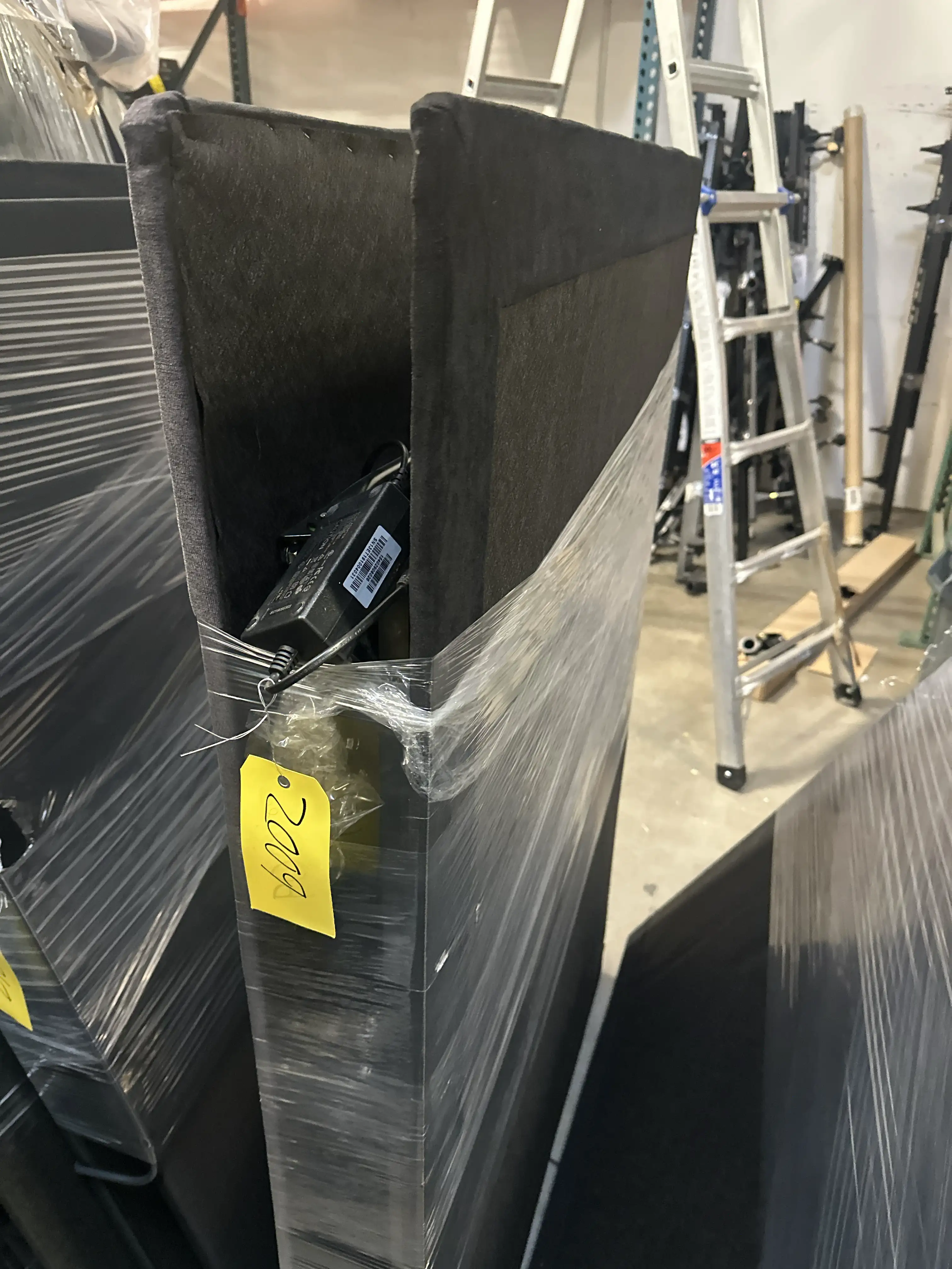 Malouf E255 Adjustable Bed Base - Queen (No Legs, Wall Plug, or Remote ...